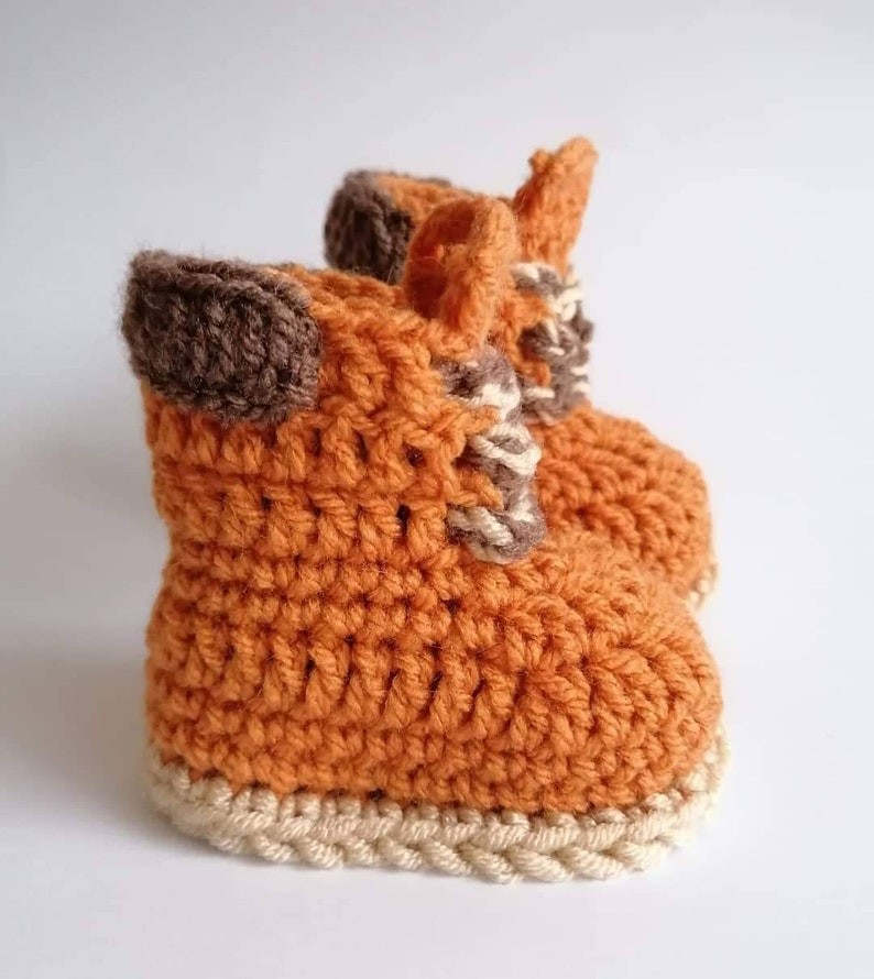 Šņorējami tamborēti mazuļu zābaciņi - pirmie apavi, dāvana bēbītim ...